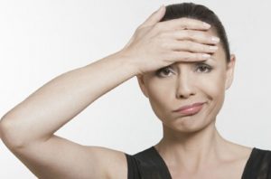 Como se escribe: através o a través ¿cuál es la correcta?
